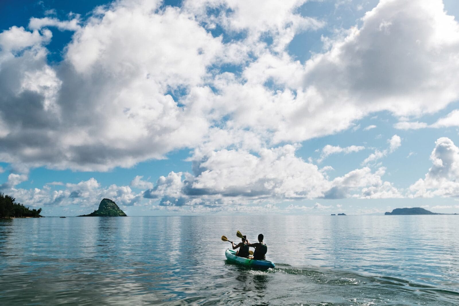 Kayaking on Oʻahu: the BEST locations, Tours, and Rentals (2024)